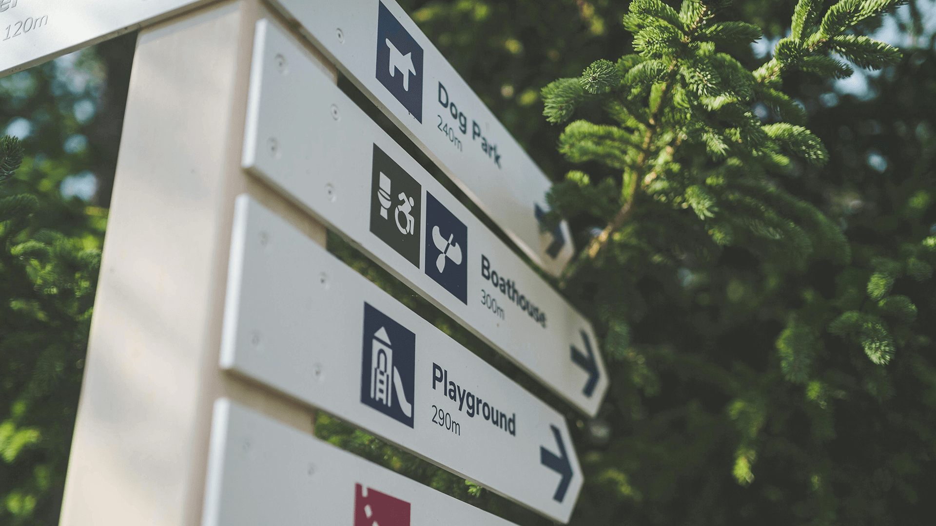 How to Use Wayfinding Signage to Enhance Customer Experience ...